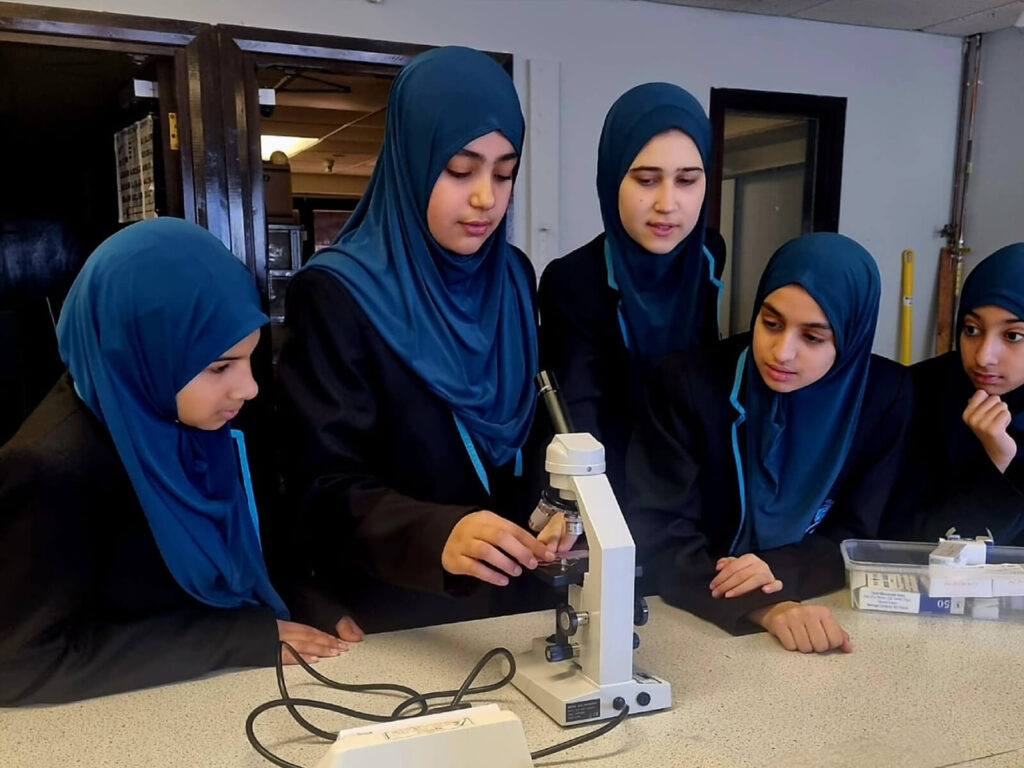 Islamiyah Girls High School – Providing Educational Excellence